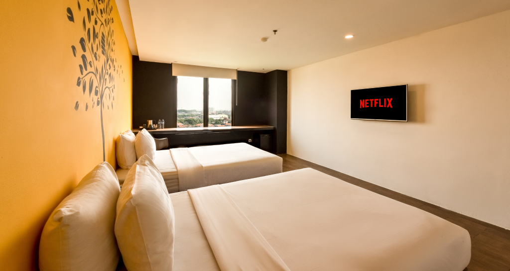 Yellow Bee Hotel Tangerang, Spacious Rooms Near Toll Road