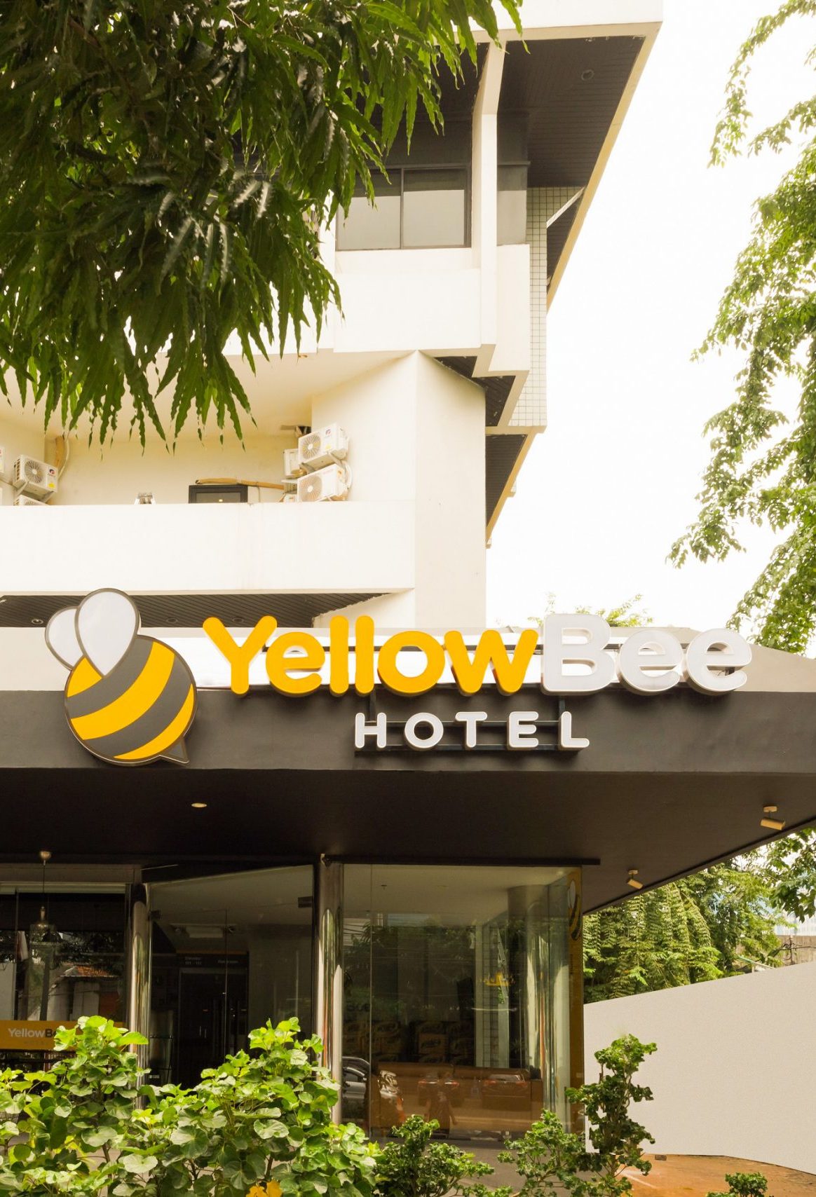 Yellow Bee Hotel, 15 Minutes by Foot From Tanah Abang Market