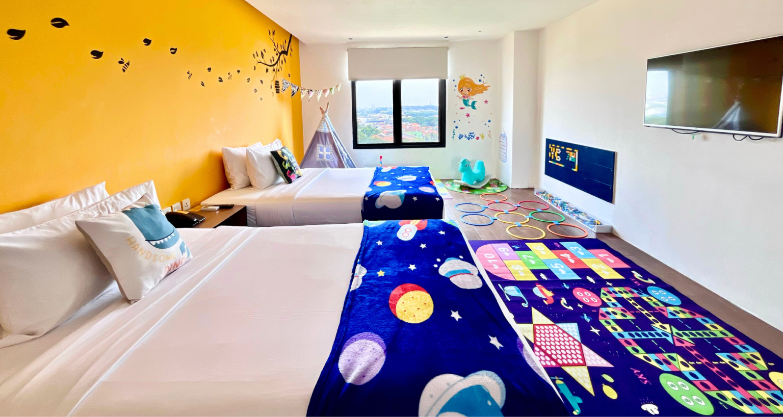 Yellow Bee Hotel Tangerang Official Website