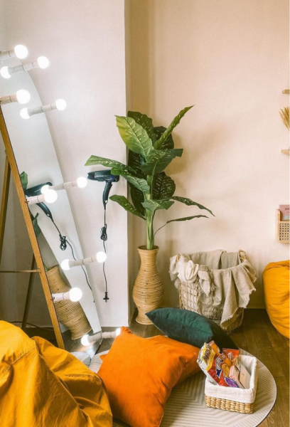 Yellow Bee Hotel Tangerang, Spacious Rooms Near Toll Road