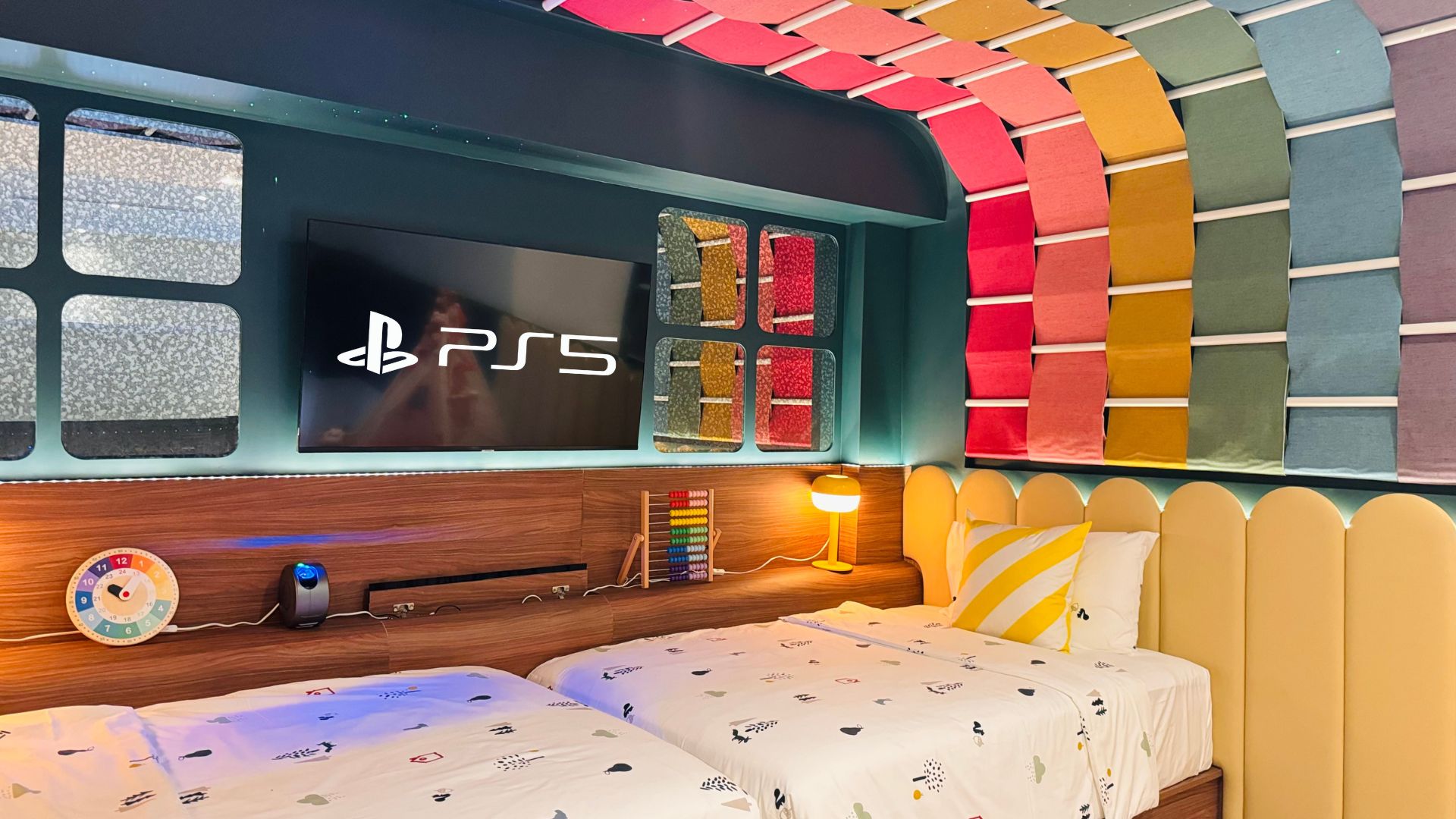 Kamar Hotel Family Loft untuk 4 Orang - Ashley Hotel Tugu Tani