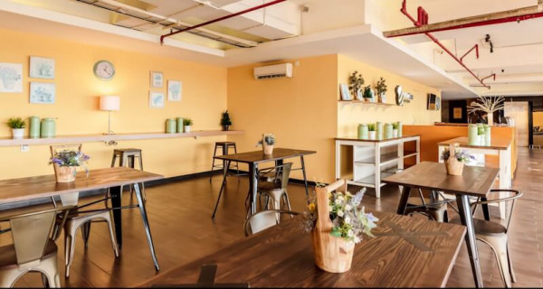 Yellow Bee Hotel Tangerang Official Website